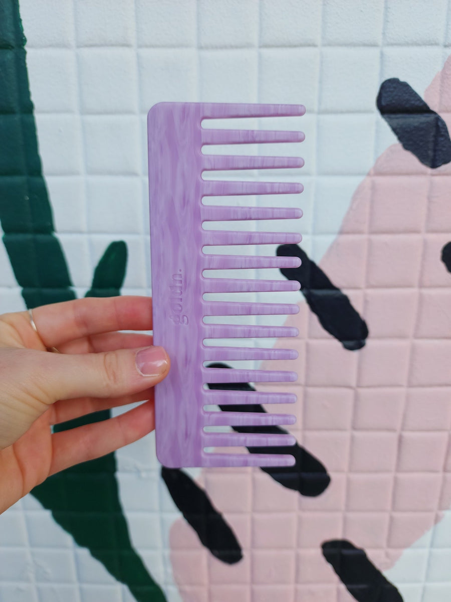 CLASSIC HAIR COMB - ASSORTED COLOURS – A Quirk of Fate